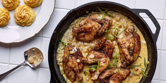 Piepkuiken met druivensaus en pommes duchesse