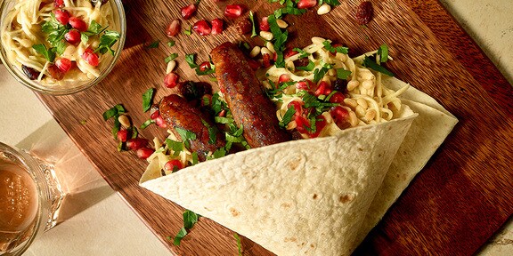 Wraps met seitan-köfte en knolselderij-granaatappelsalade